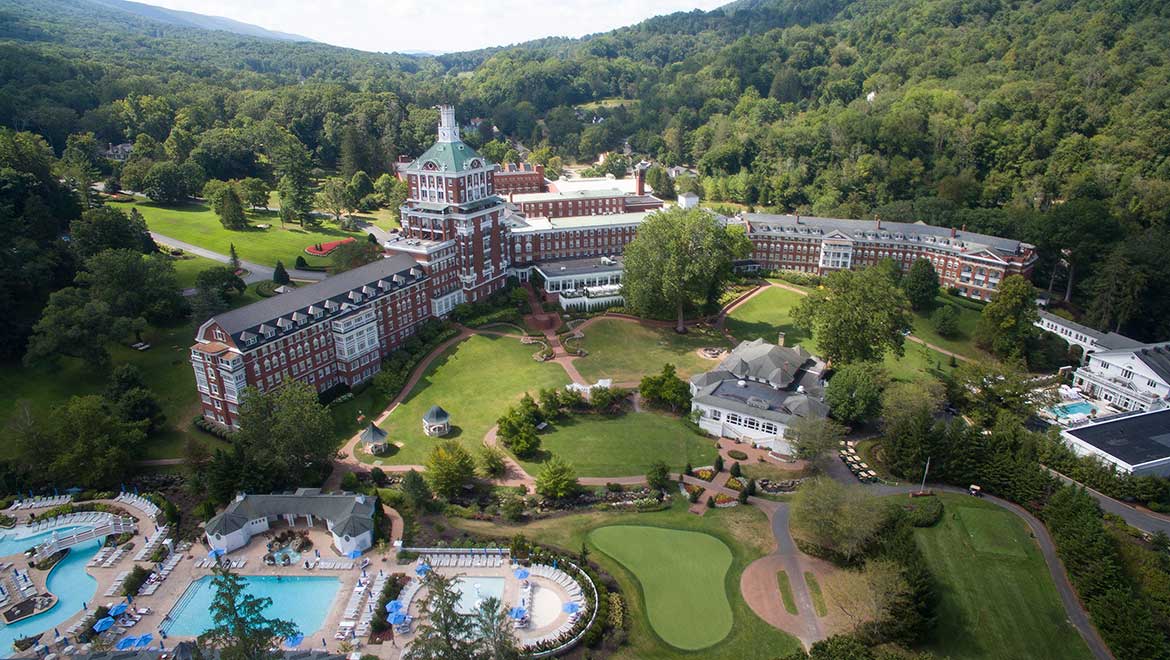 homrst-omni-homestead-hotel-exterior-aerial-spring - Golf Aficionado